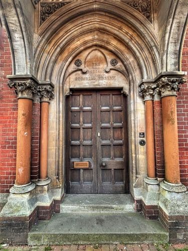 Lewes via Glynde Circular Walk [Free Guide & Map] - The Flamingo Hiker